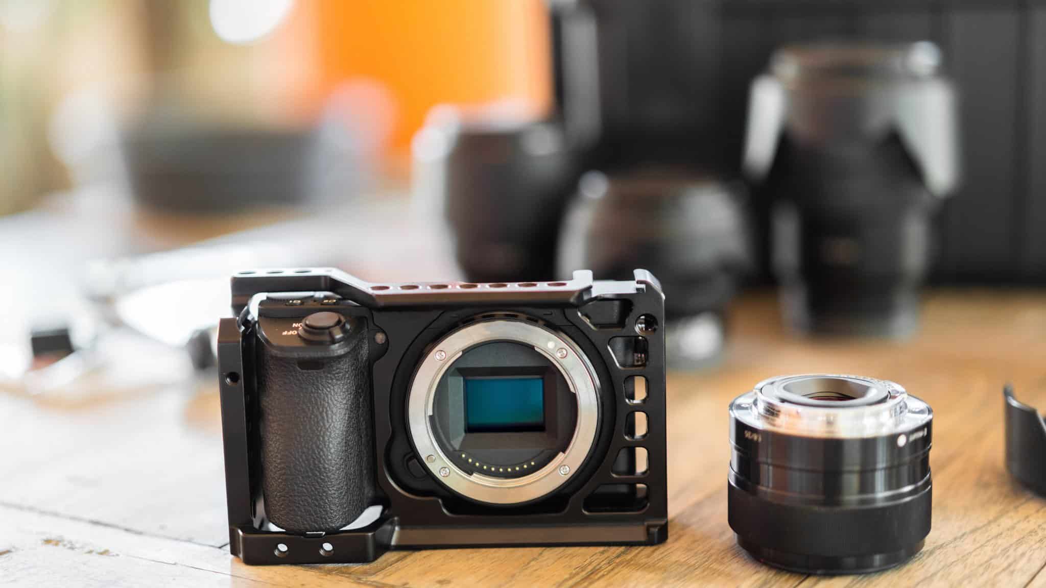 How Does Mirrorless Work at Caitlin Grimmett blog